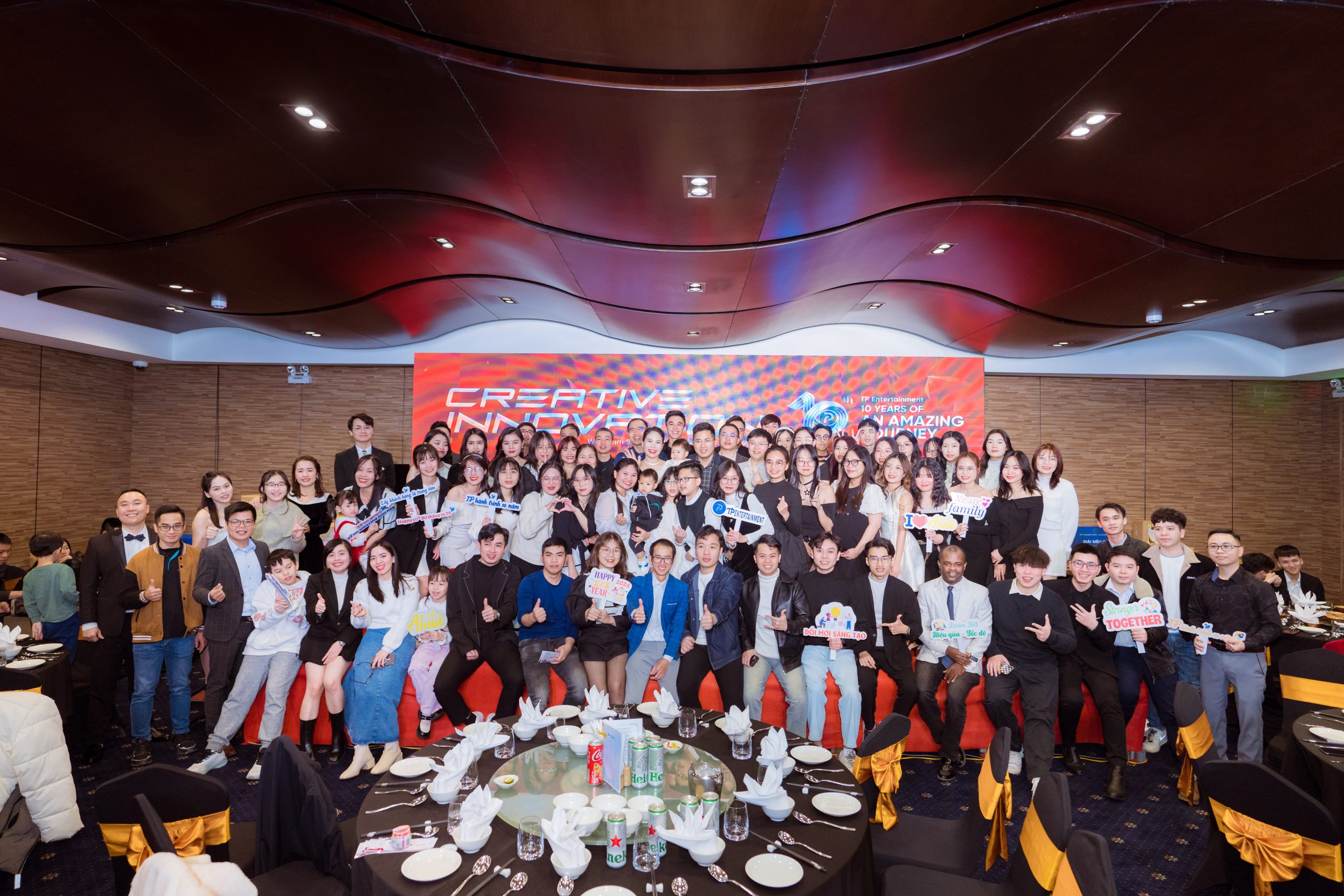 𝐘𝐄𝐀𝐑 𝐄𝐍𝐃 𝐏𝐀𝐑𝐓𝐘 𝟐𝟎𝟐𝟑 𝐓𝐏 𝐄𝐍𝐓𝐄𝐑𝐓𝐀𝐈𝐍𝐌𝐄𝐍𝐓 - 𝐂𝐑𝐄𝐀𝐓𝐈𝐕𝐄 𝐈𝐍𝐍𝐎𝐕𝐀𝐓𝐈𝐎𝐍 - TP ...